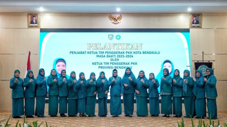 Derta Rohidin Lantik Penjabat TP PKK Kota Bengkulu - Harapan Baru