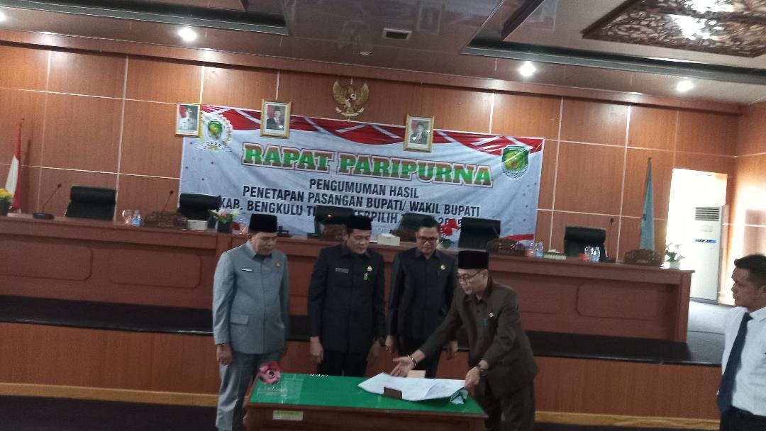 Penetapan Bupati dan Wakil Terpilih di DPRD Bengkulu Tengah Disertai Efisiensi Penggunaan AC ...